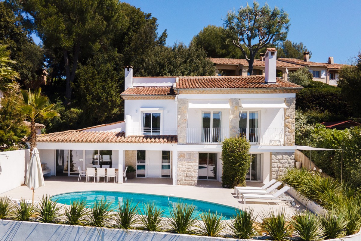 Luxury villas for rent in Biot - VillaSud
